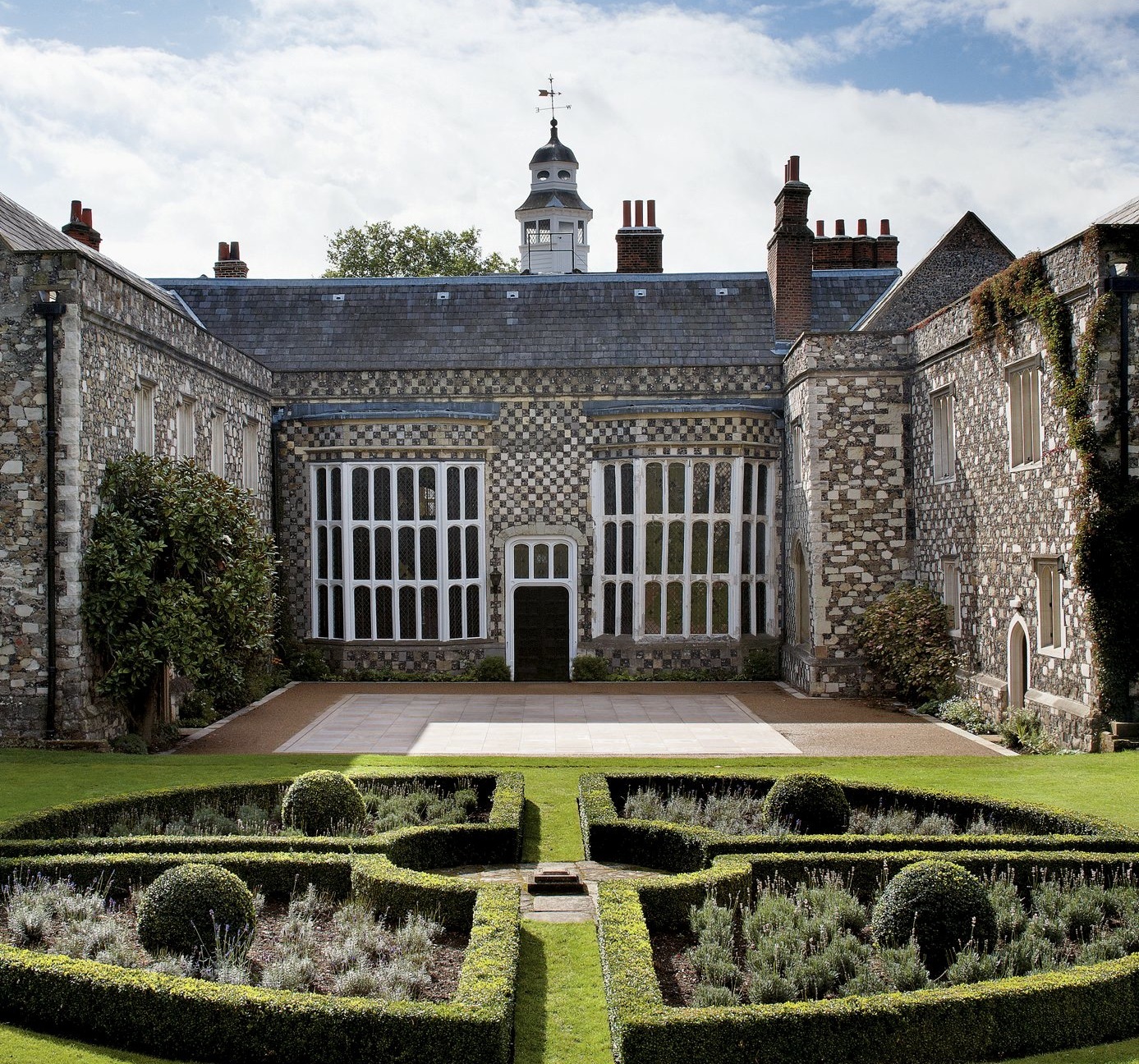 Hall Place and Gardens | Attractions in Borough of Bexley, London