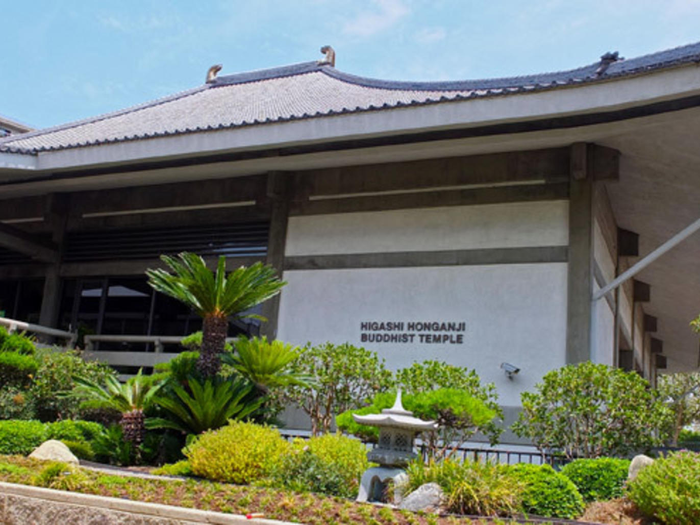 Los Angeles gardens, temples and attractions in Little Tokyo