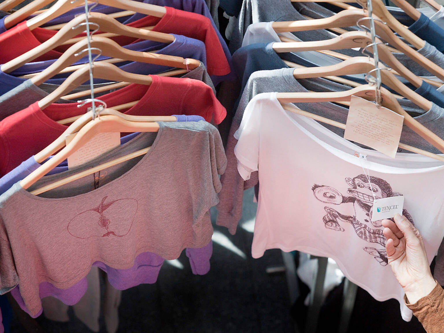 8 Best Fashion Markets In London: Clothes Markets for Style Seekers