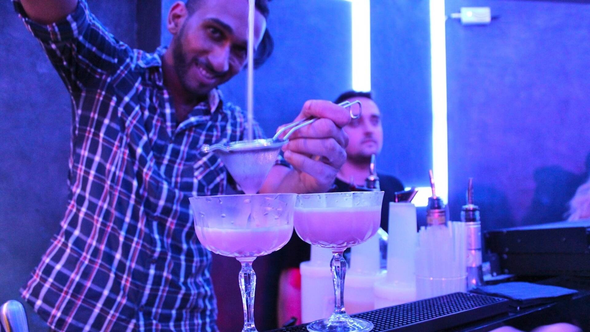 Le Blue Club | Bars and pubs in Montmartre, Paris