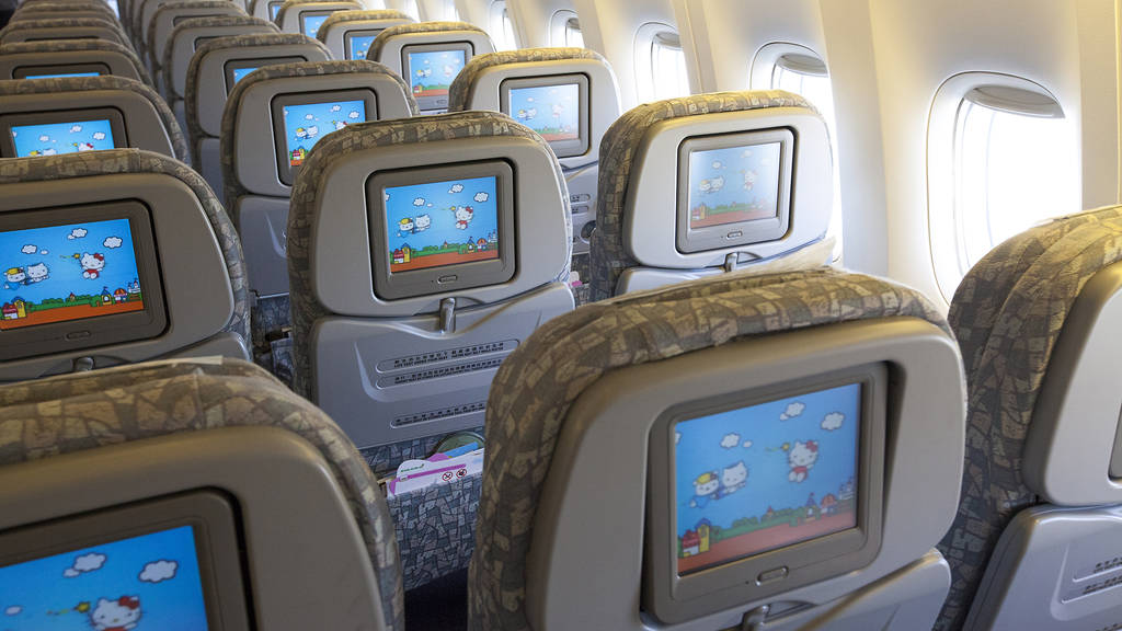 Hello Kitty jet is made of cute (slide show)