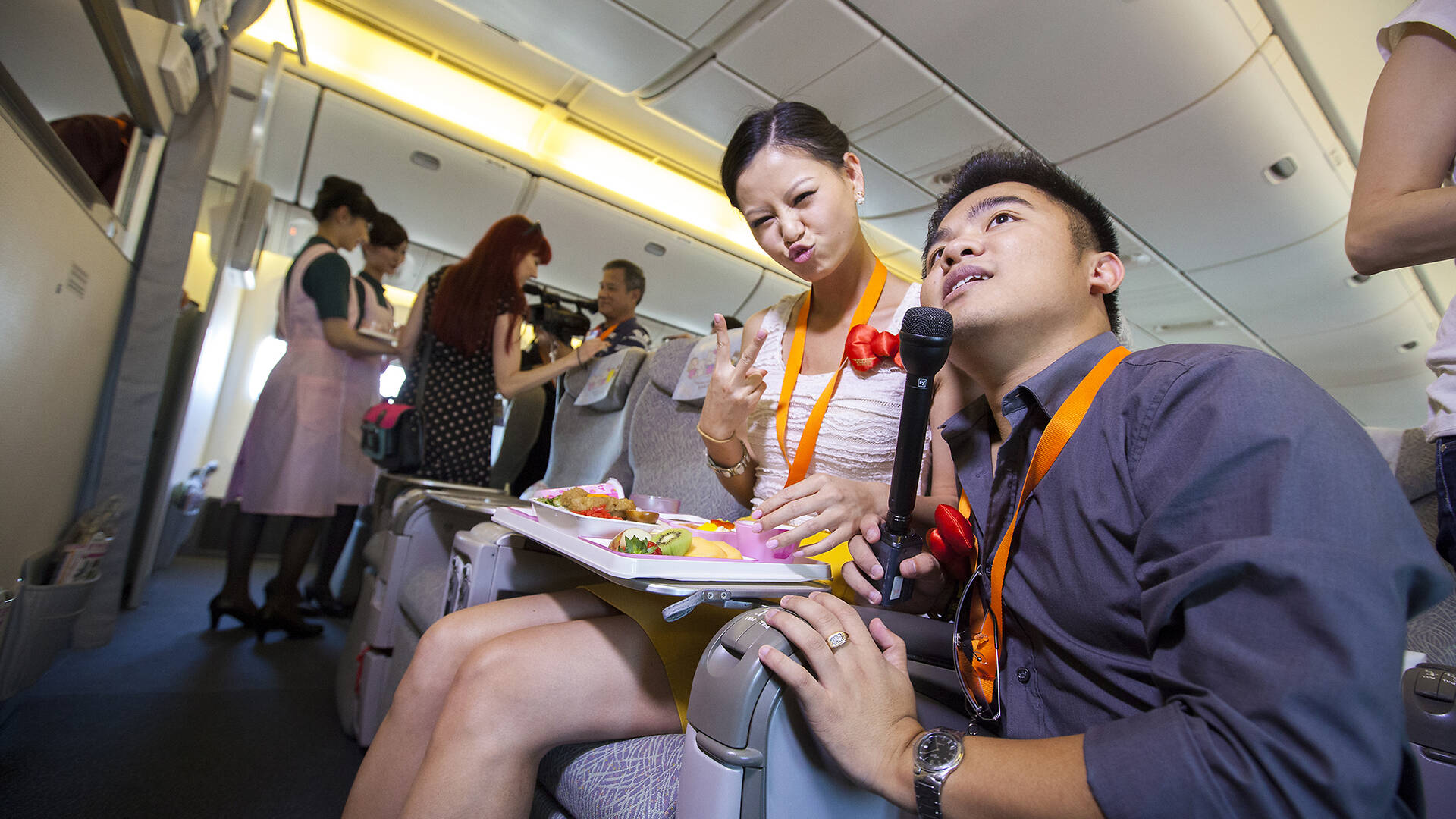 Hello Kitty jet is made of cute (slide show)