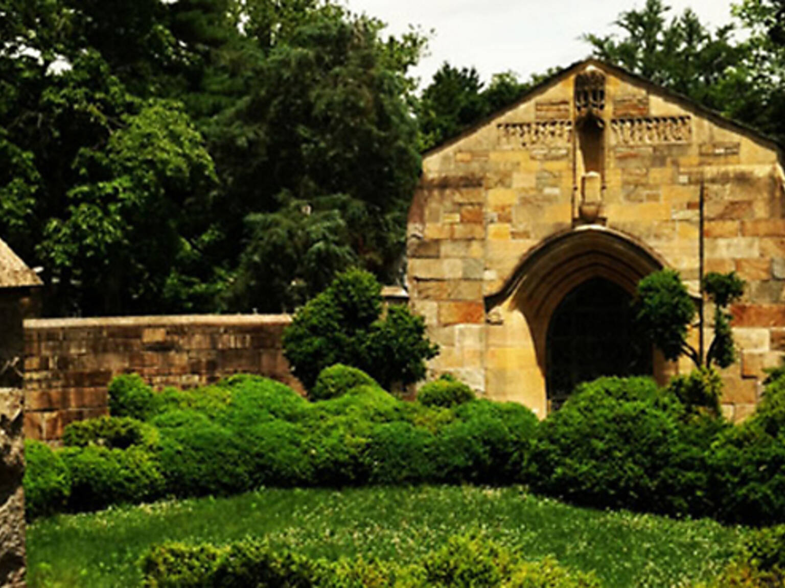 The 5 best New York tours of cemeteries