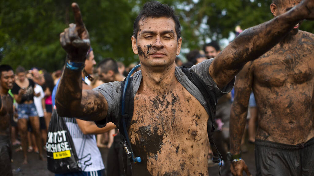 Mud people at Lolla | Photos