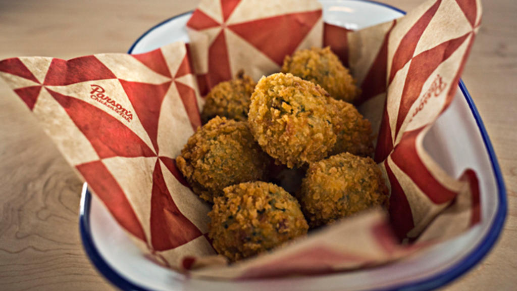 Parson's Chicken & Fish | Restaurants in Logan Square, Chicago