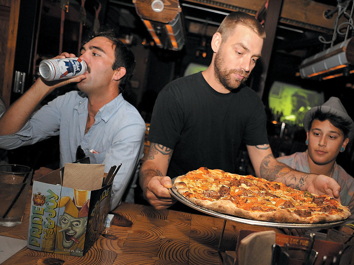 Pizza slice spots in Chicago for deep dish or thin crust