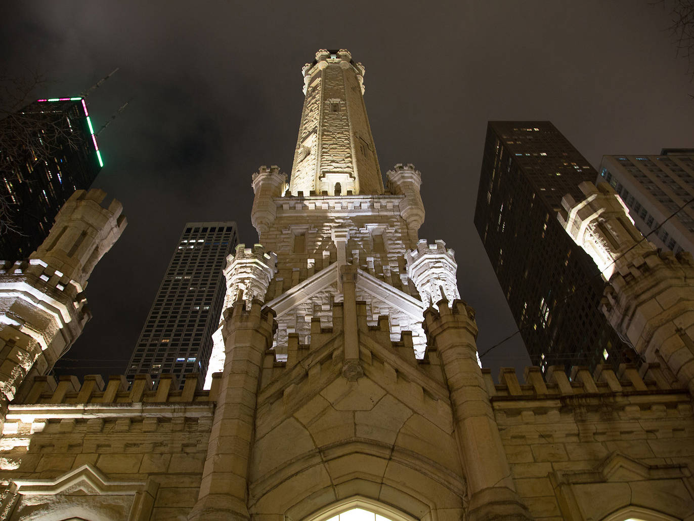 Haunted Places in Chicago: 26 Spooky Spots to Visit