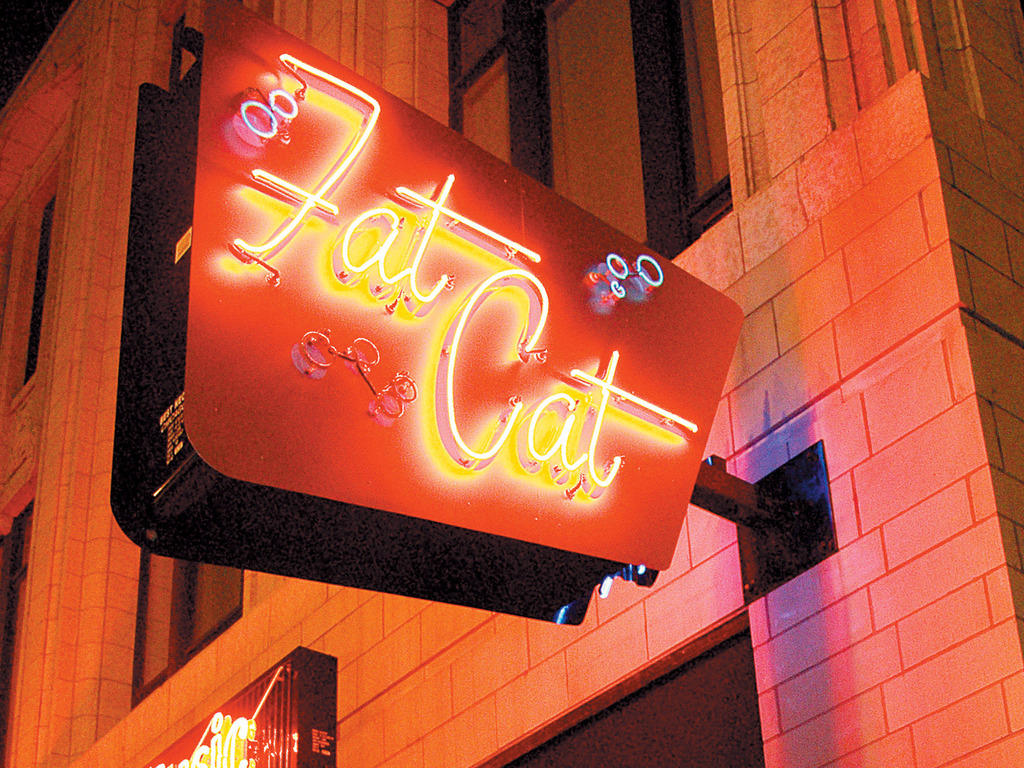 20 Chicago bars with a photo booth