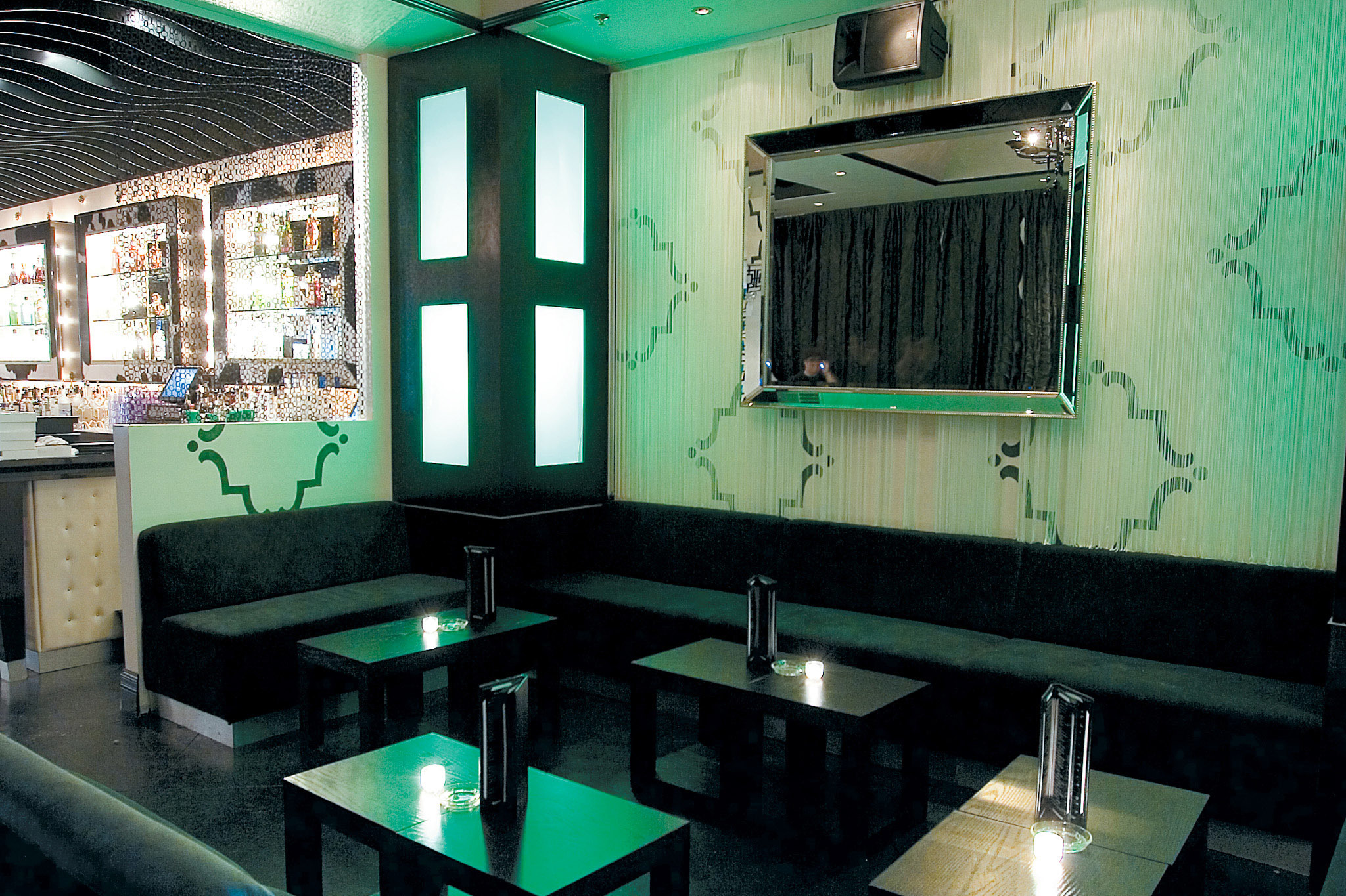 Graffiti Lounge | Clubs in River North, Chicago
