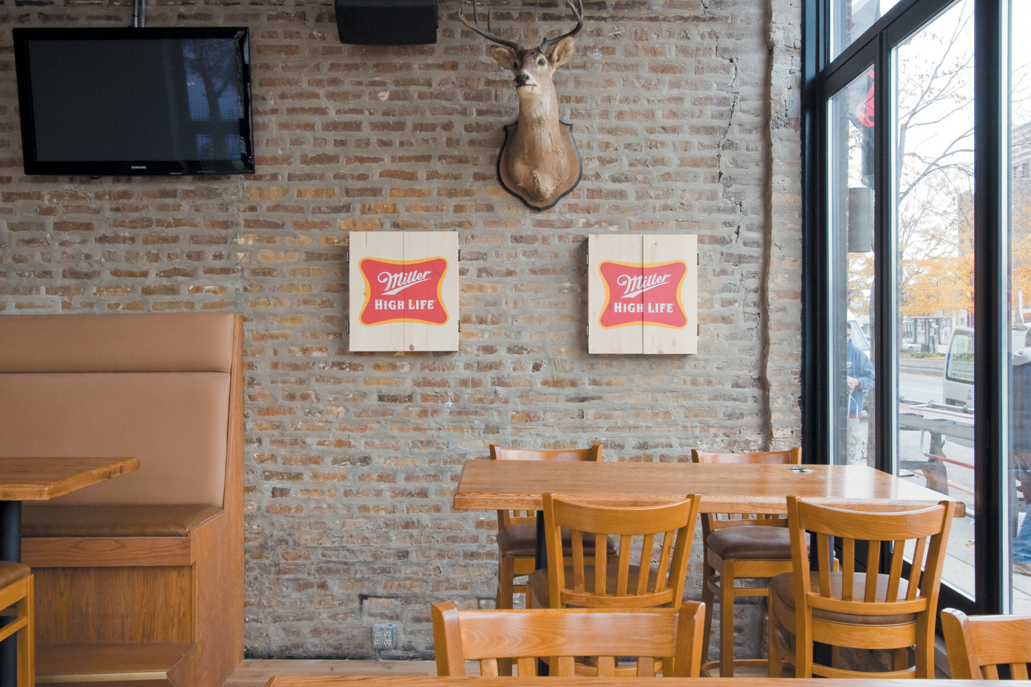 PitchFork Food and Saloon | Bars in Irving Park, Chicago