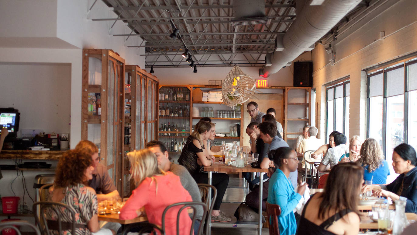 Mott St. | Restaurants in River West/West Town, Chicago