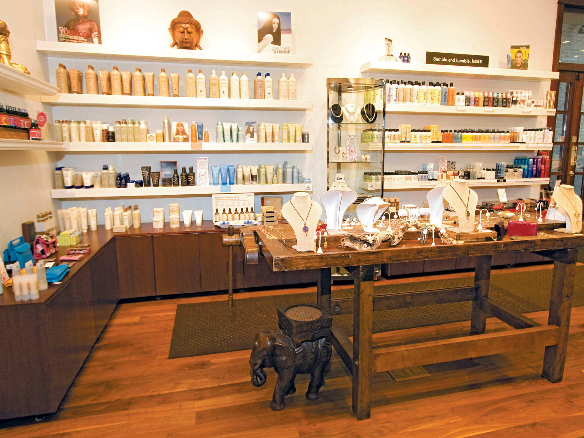 Beauty supply stores in Chicago for skincare and cosmetics