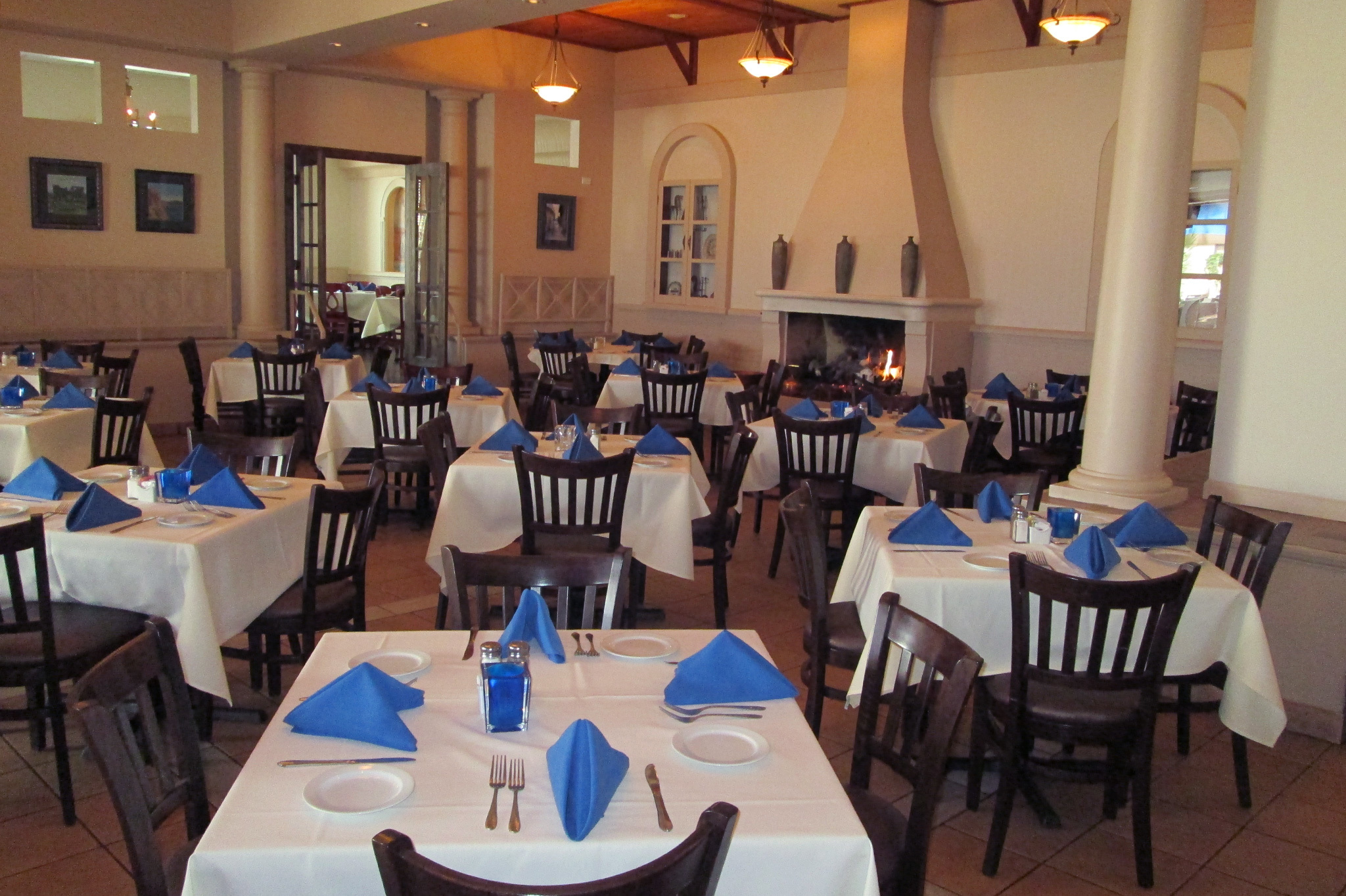 Athena Greek Restuarant | Restaurants in Greektown, Chicago