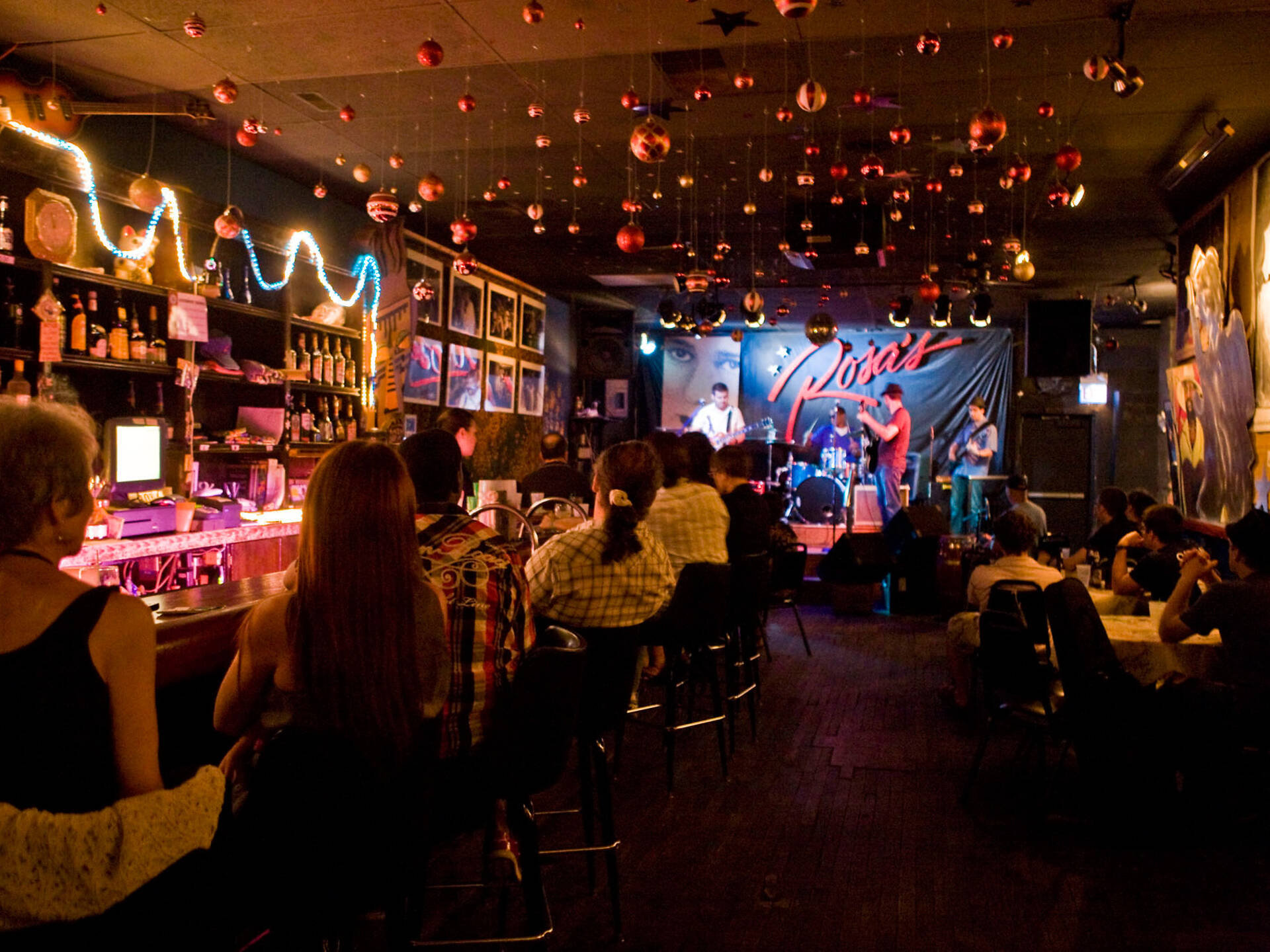 Best clubs and venues for blues music in Chicago