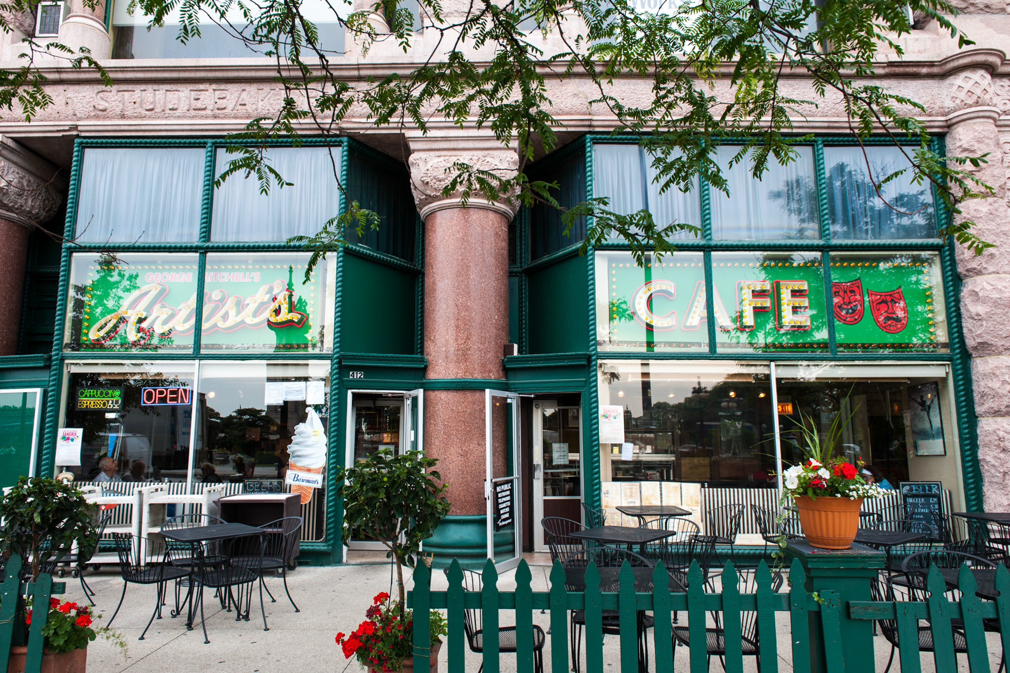 Artists Café | Restaurants in Loop, Chicago