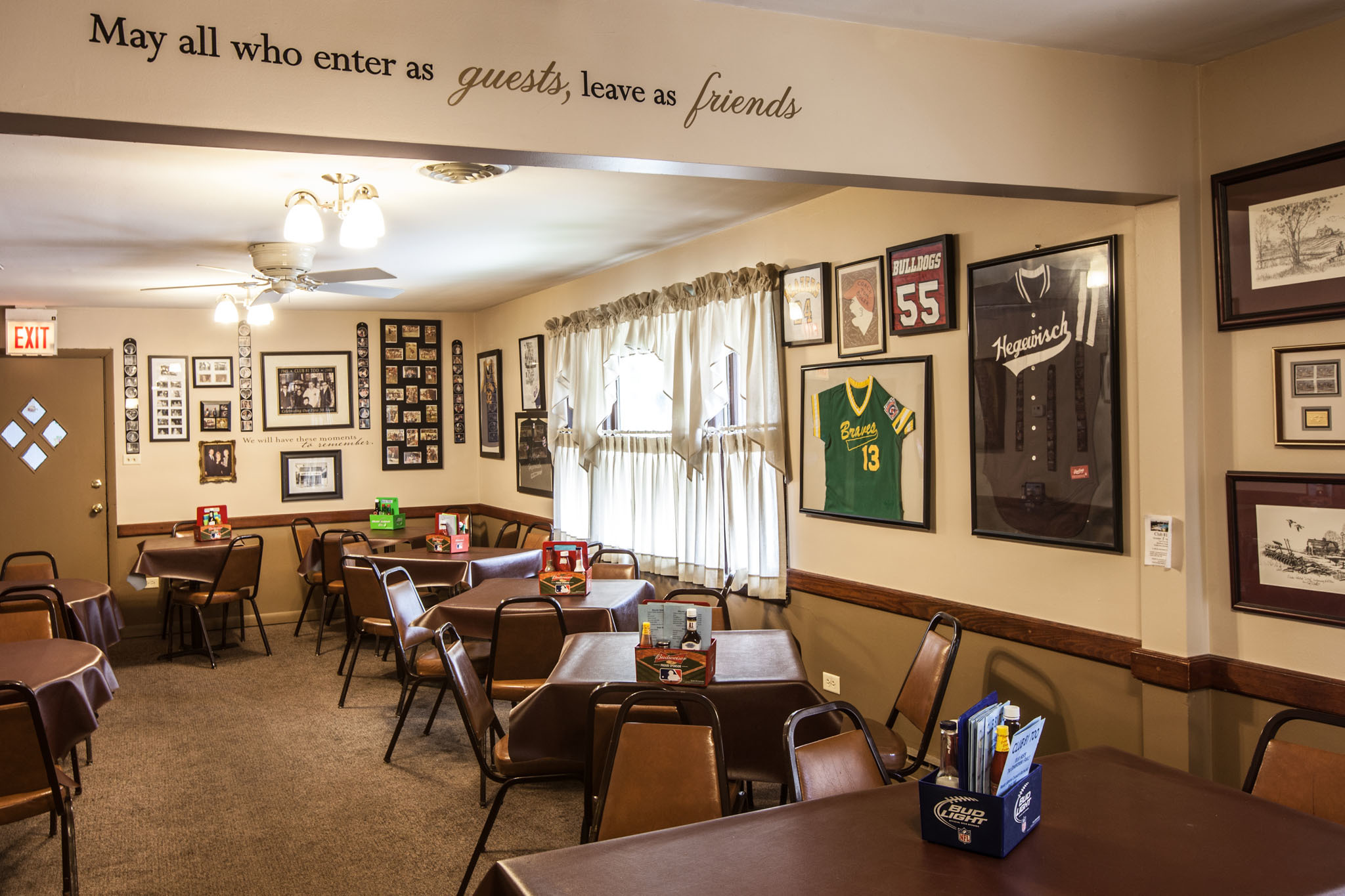 Club 81 Too | Restaurants in Hegewisch, Chicago