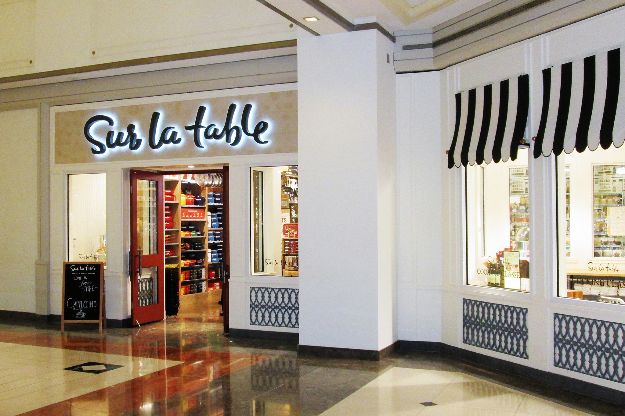 Sur La Table | Shopping in Magnificent Mile, Chicago
