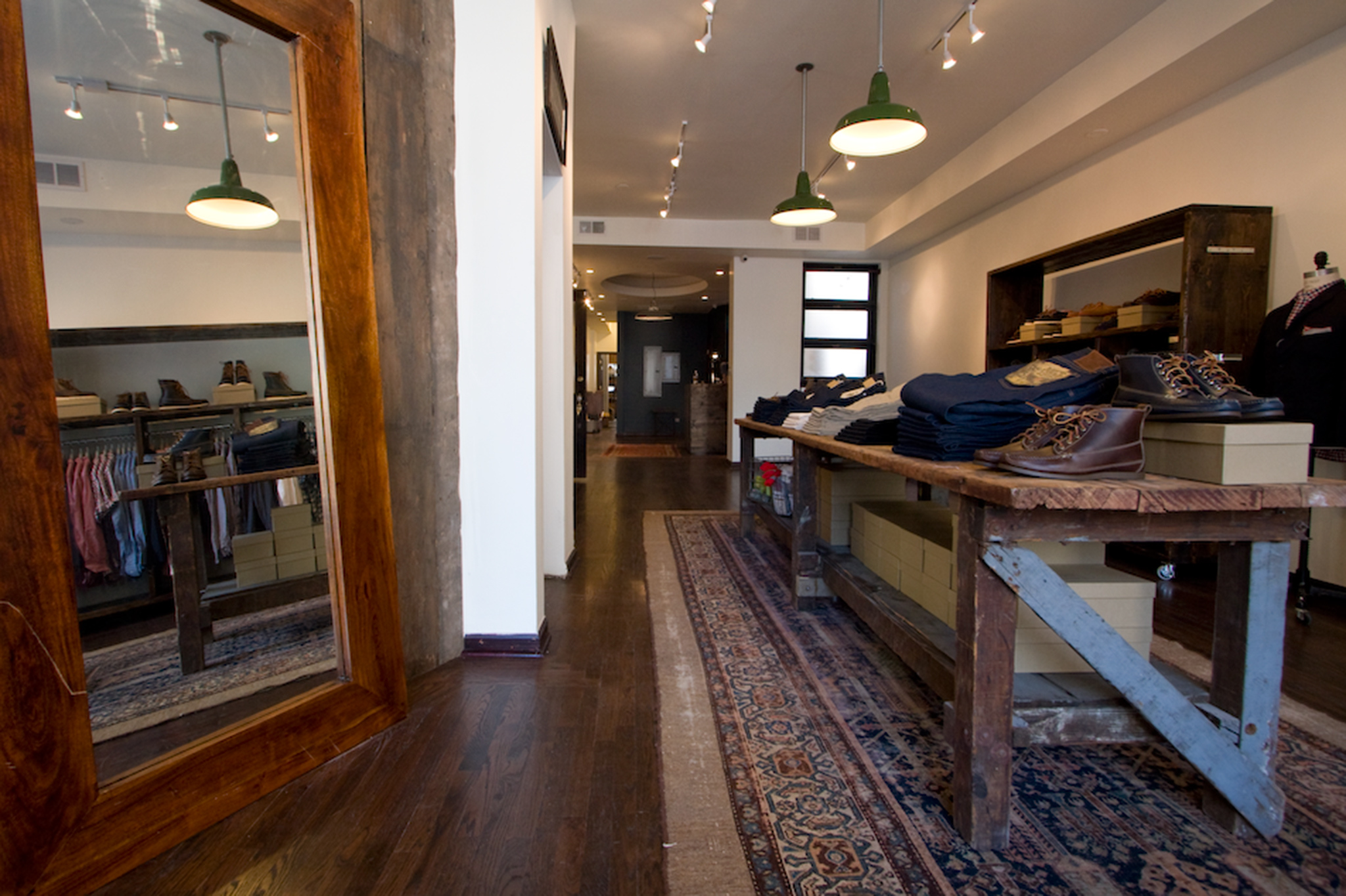 Independence | Shopping in Streeterville, Chicago