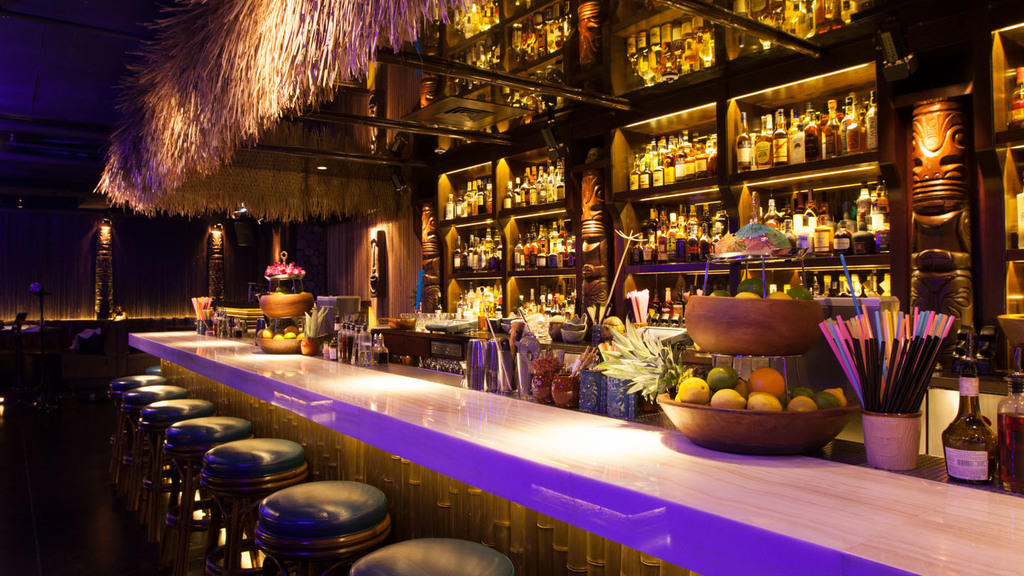 Three Dots and a Dash | Bars in River North, Chicago