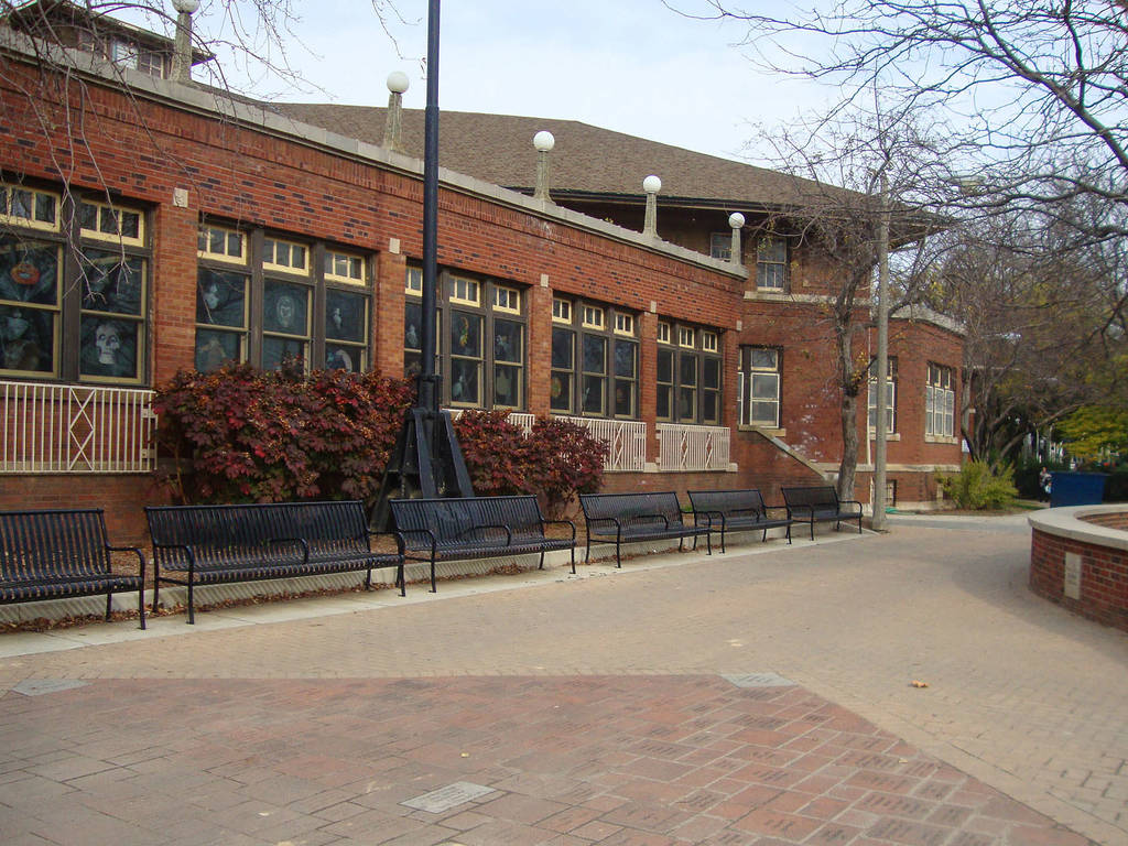 A guide to attractions and things to do in Roscoe Village