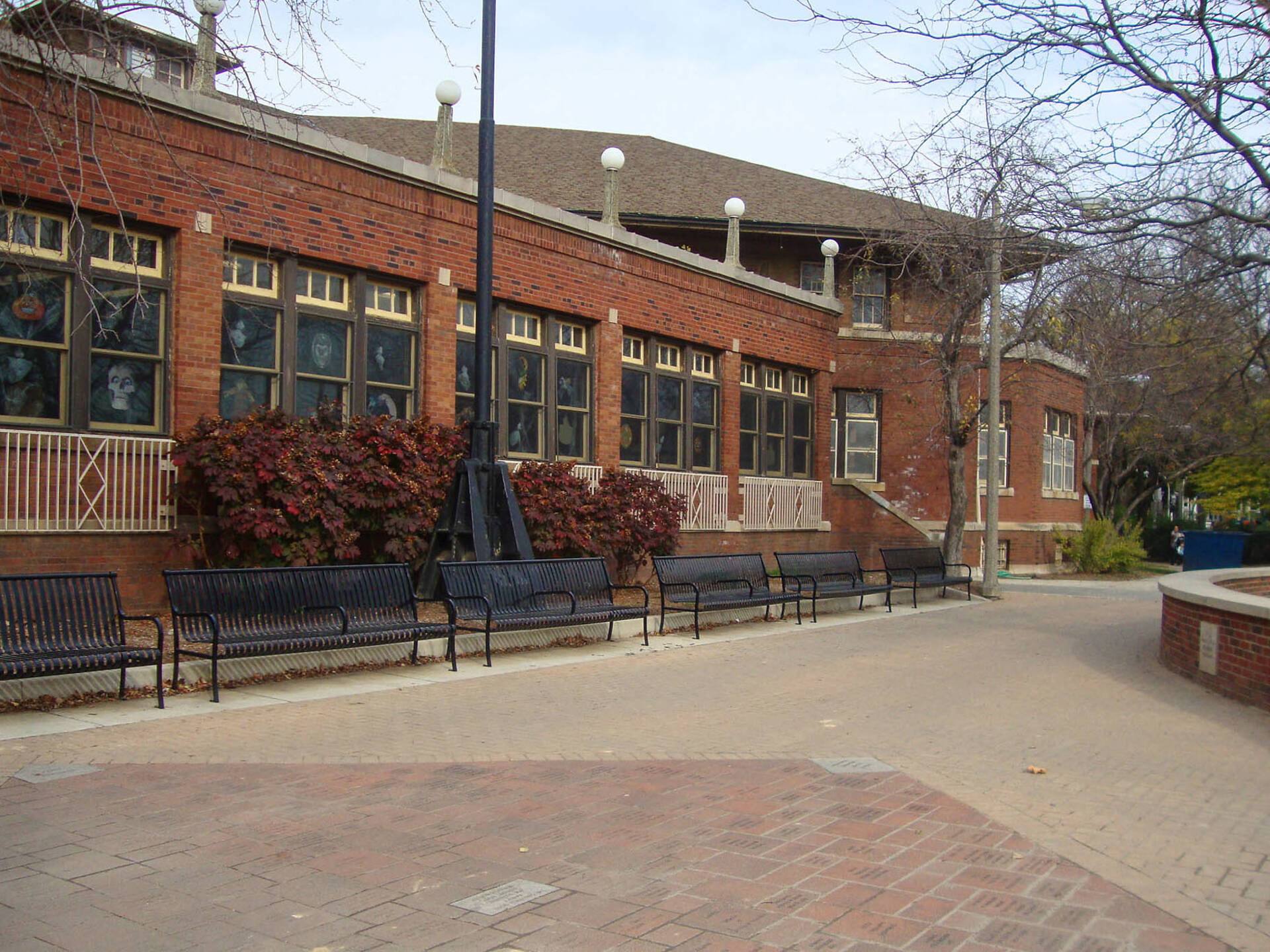 A guide to attractions and things to do in Roscoe Village