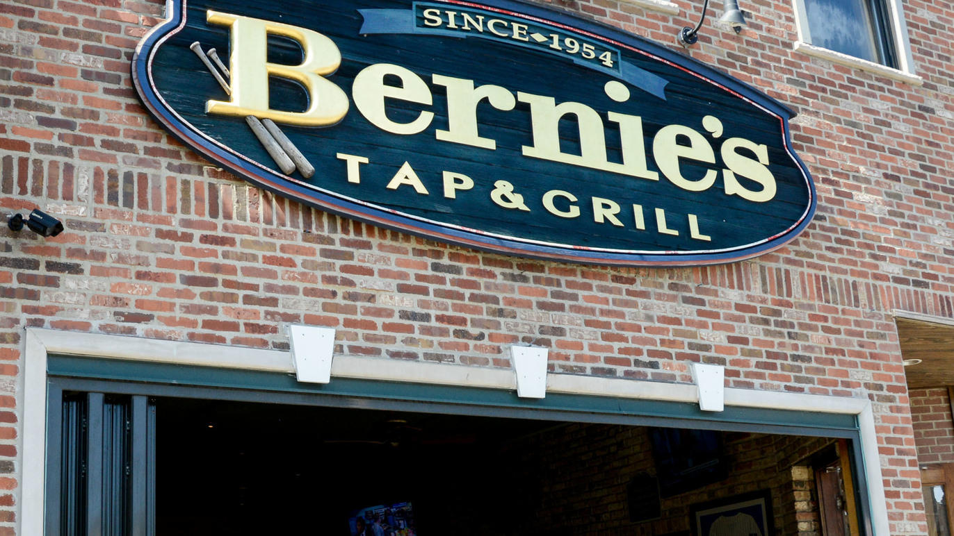 17 Wrigleyville Bars Where You Can Watch the Cubs Play
