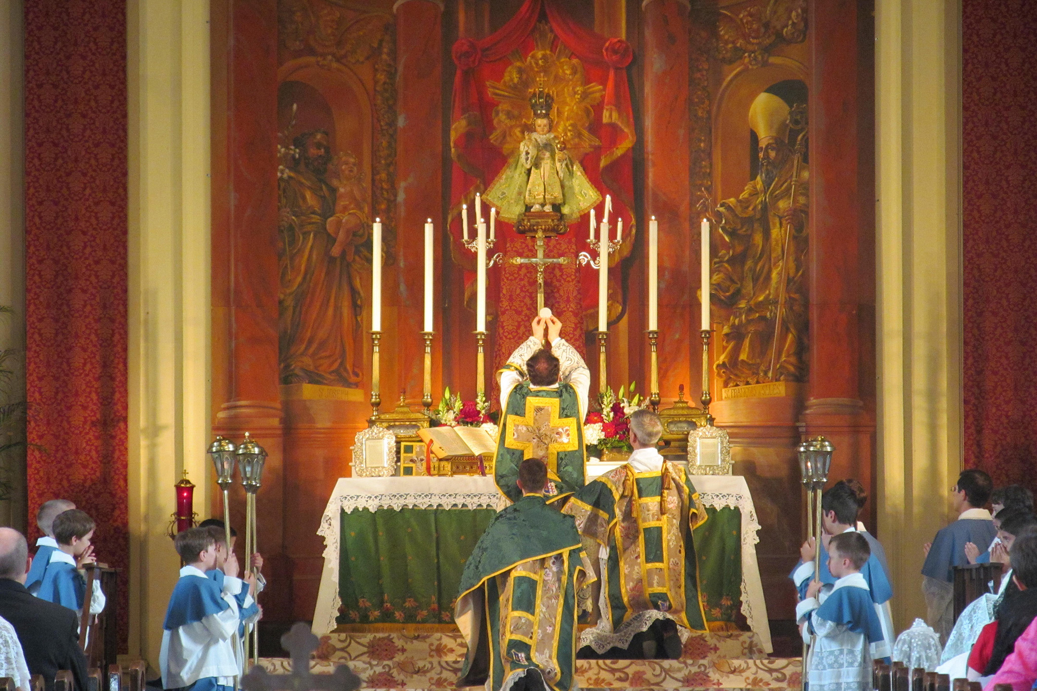 The Shrine of Christ the King | Things to do in Woodlawn, Chicago