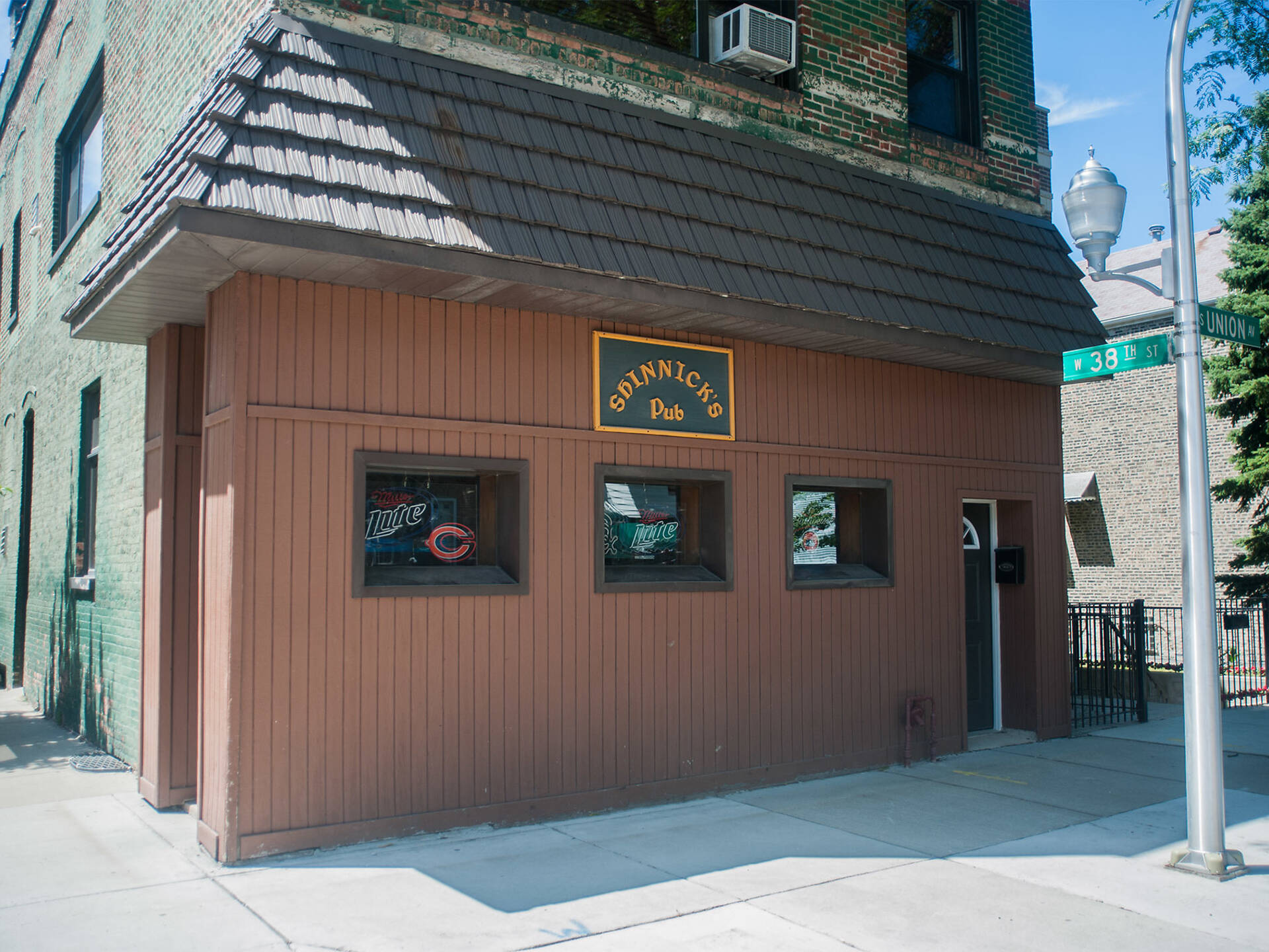 12 Best Irish Pubs, Bars and Restaurants in Chicago for Beer and Whiskey