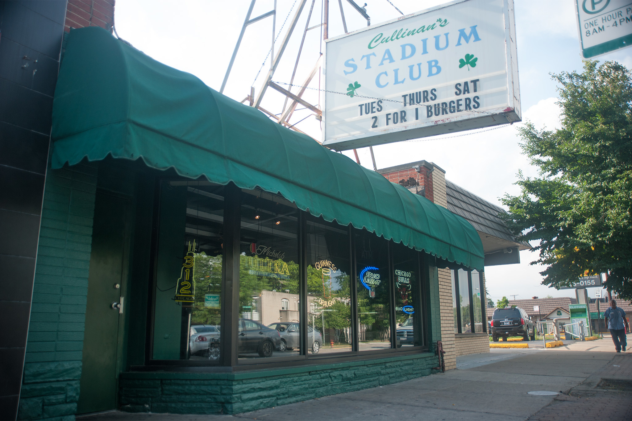 Cullinan’s Stadium Club | Bars in Morgan Park, Chicago