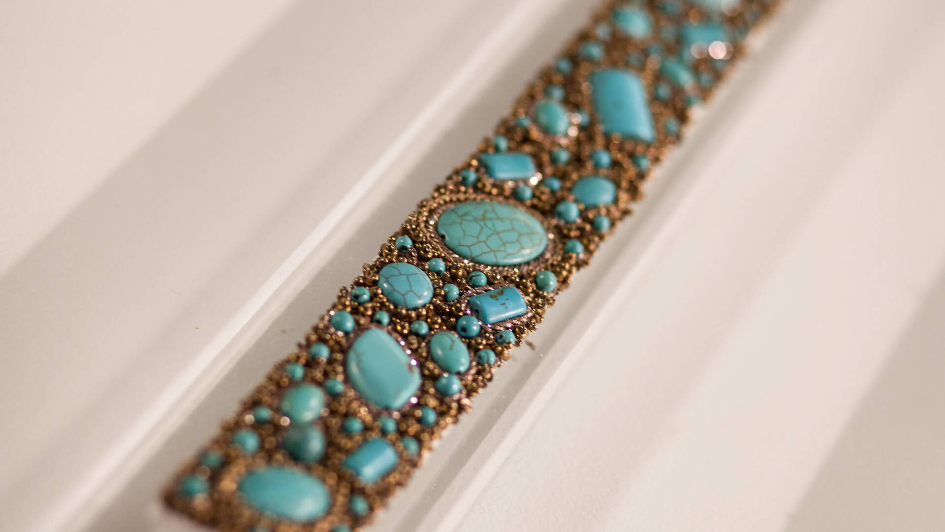 Azeeza | Shopping in Streeterville, Chicago