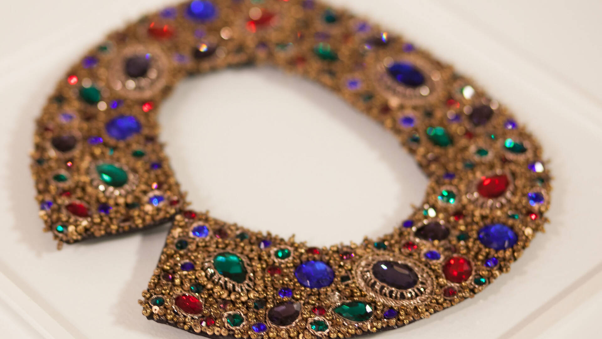 Azeeza | Shopping in Streeterville, Chicago