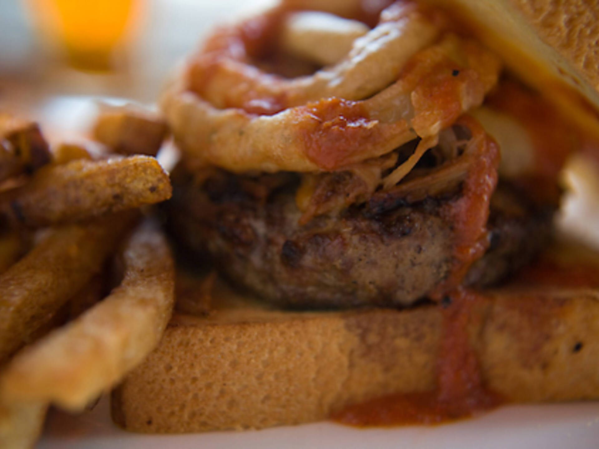 10 juicy Chicago burgers your kids will love