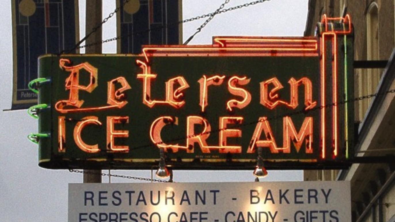 Chicagoland's amazing neon signs