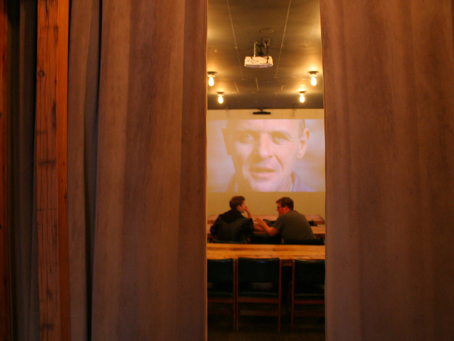 Best trivia nights in NYC where you can win free booze