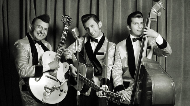 Rebel Cats, fiesta con copetes