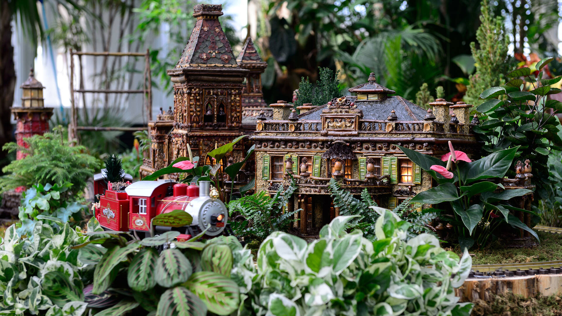 New York Botanical Garden's holiday train display is bigger than ever ...