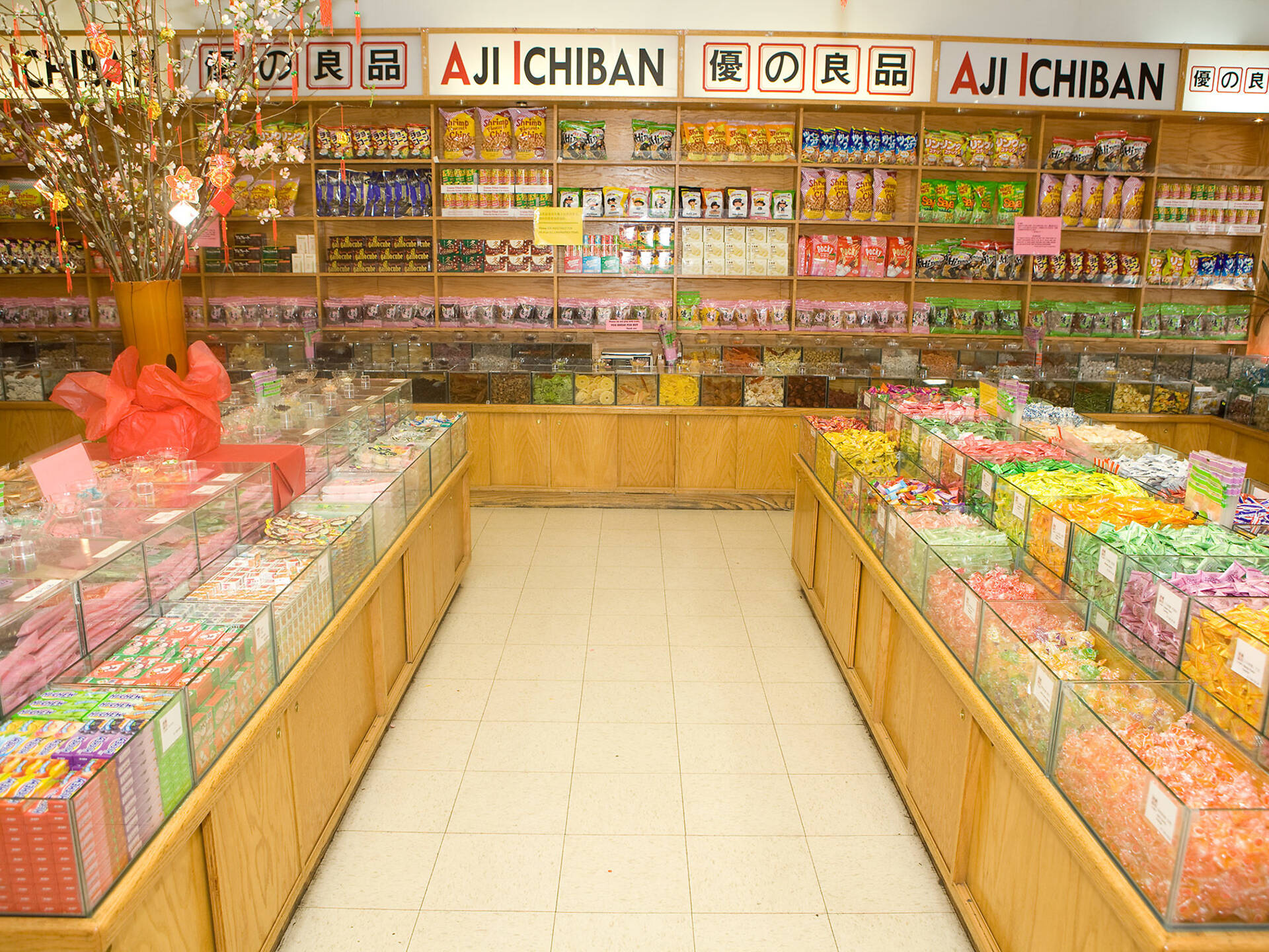 The best Chinatown shops, from jewelry stores to candy shops
