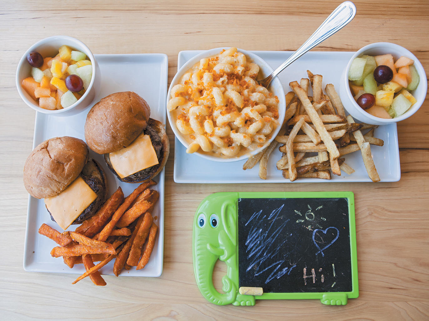 10 juicy Chicago burgers your kids will love