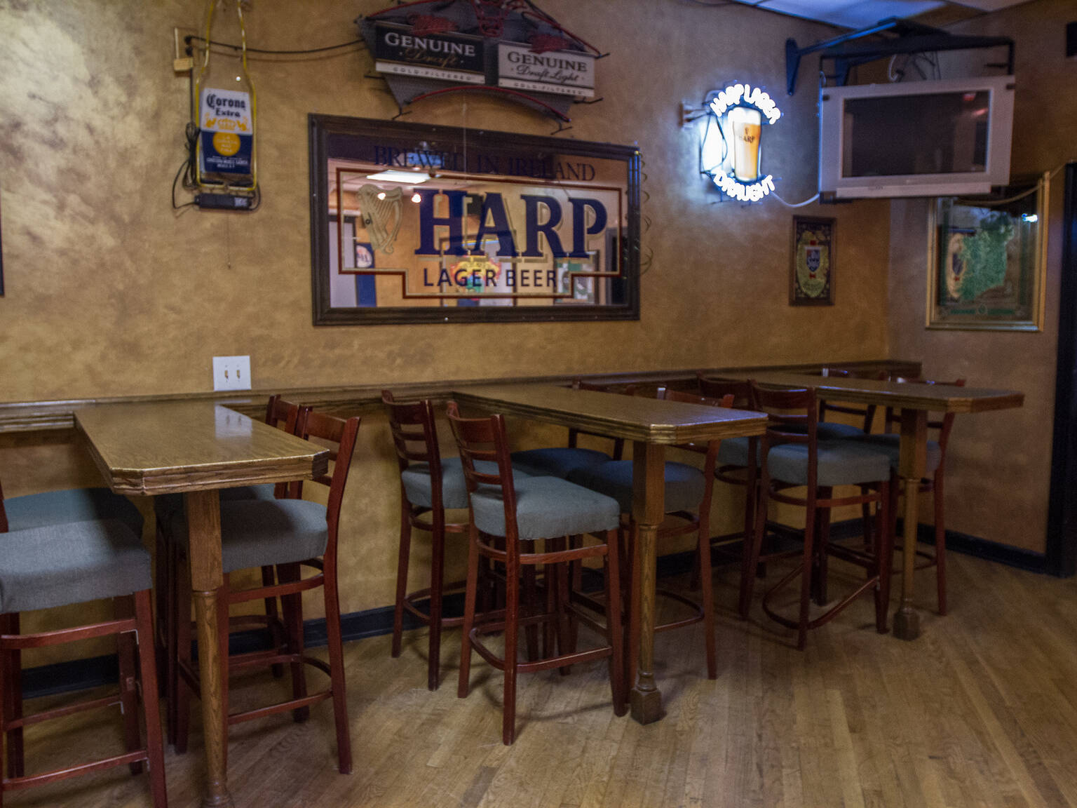 A guide to the best bars in Lincoln Square and Ravenswood