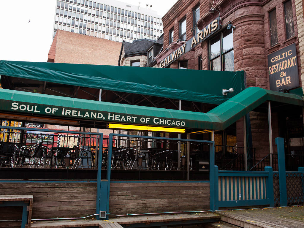 22 Best Irish Pubs & Bars in Chicago for Irish Beer and Whiskey