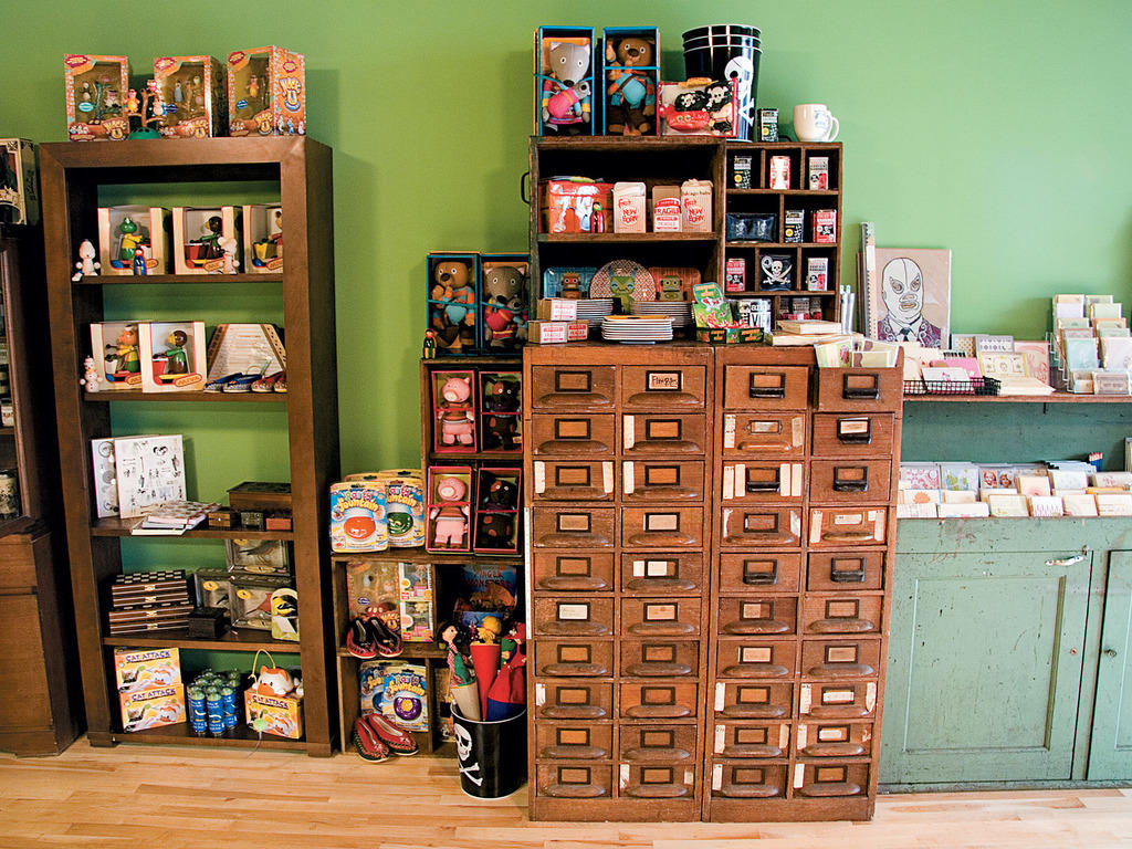 22 Chicago Gift Shops for Wedding, Birthday and Holiday Presents