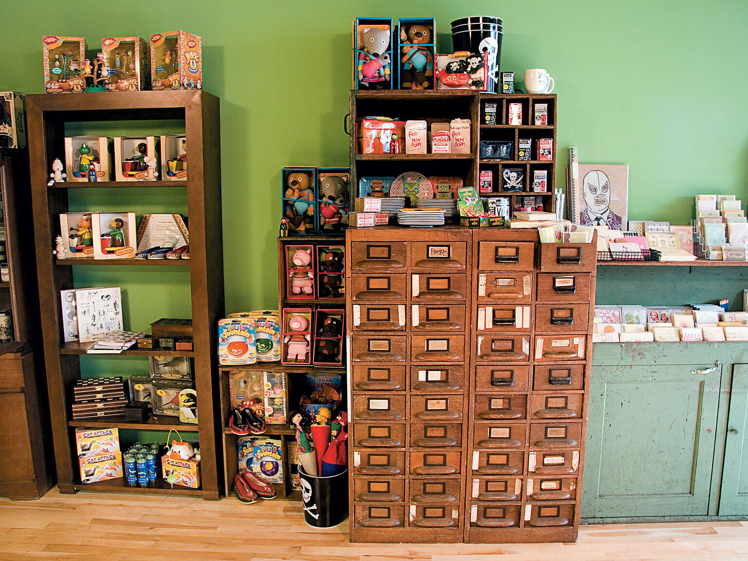 22 Chicago Gift Shops for Wedding, Birthday and Holiday Presents