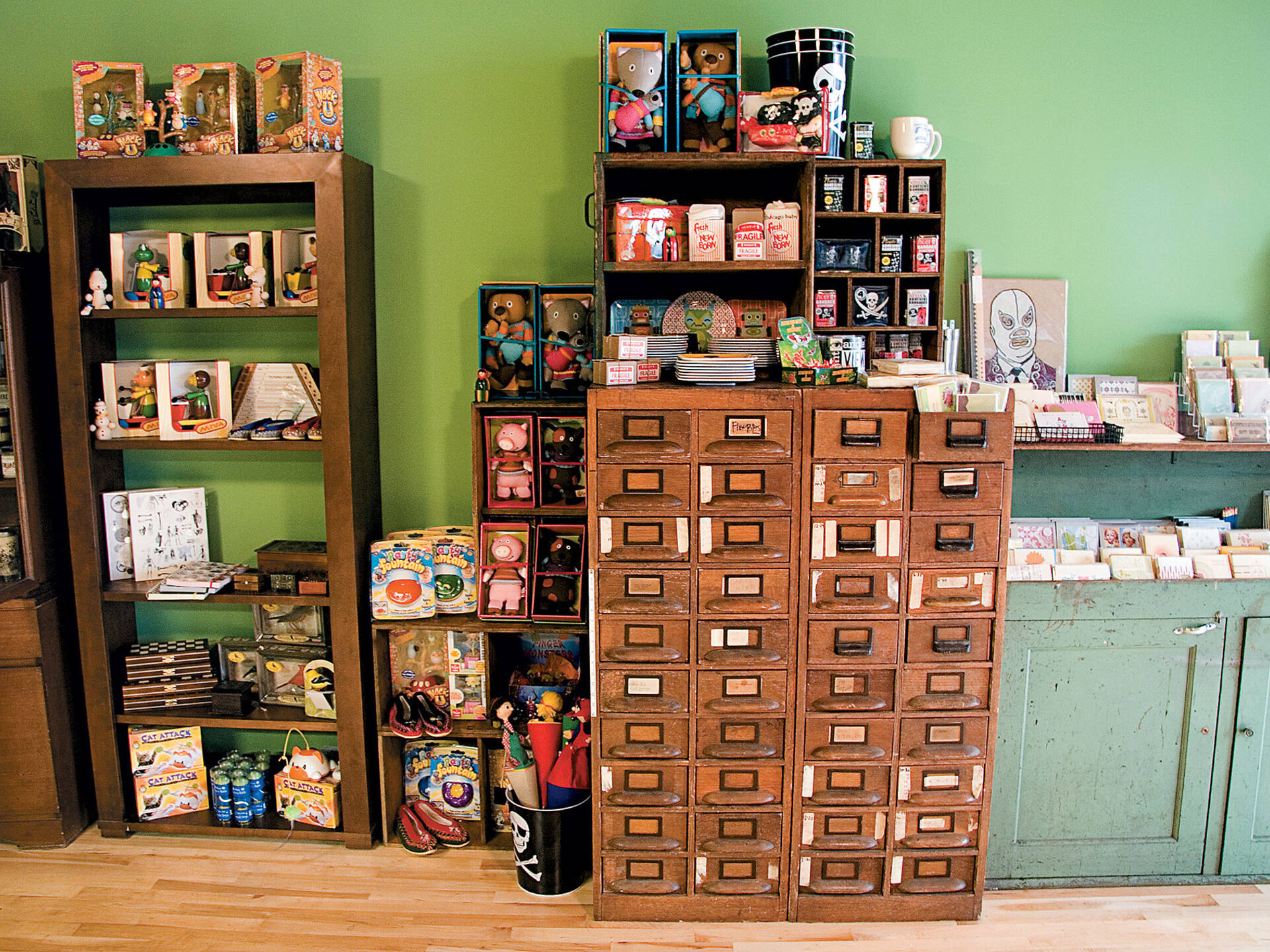 22 Chicago Gift Shops for Wedding, Birthday and Holiday Presents