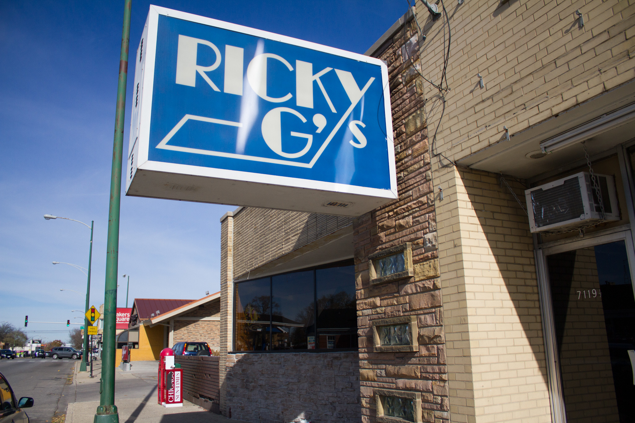 Ricky G’s | Bars in West Ridge, Chicago