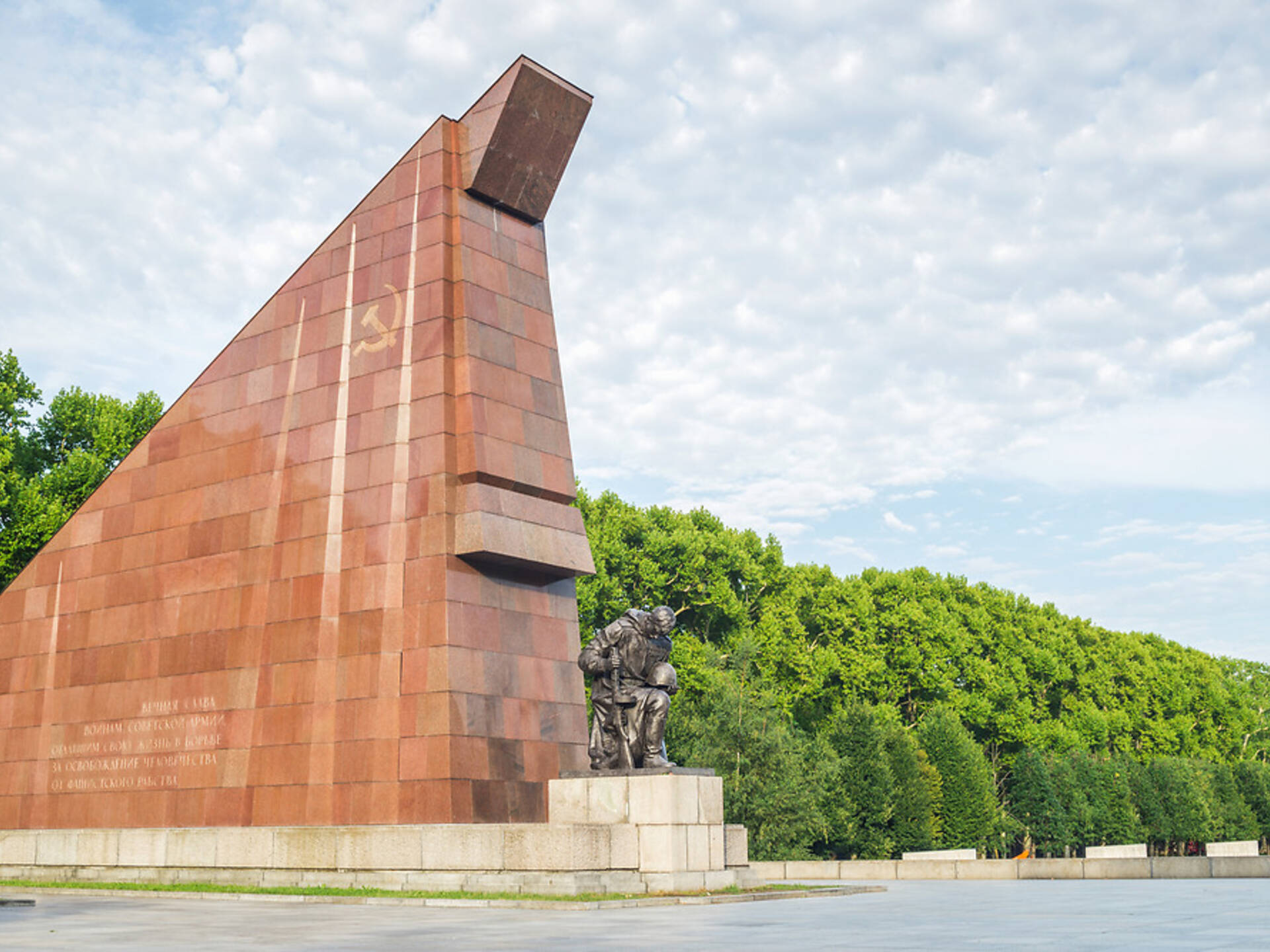 16 Best Attractions in Berlin to Fill That Bucket List