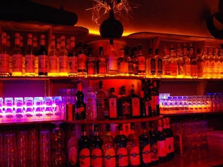 Top 8 Bars Open Late Near Me 2022
