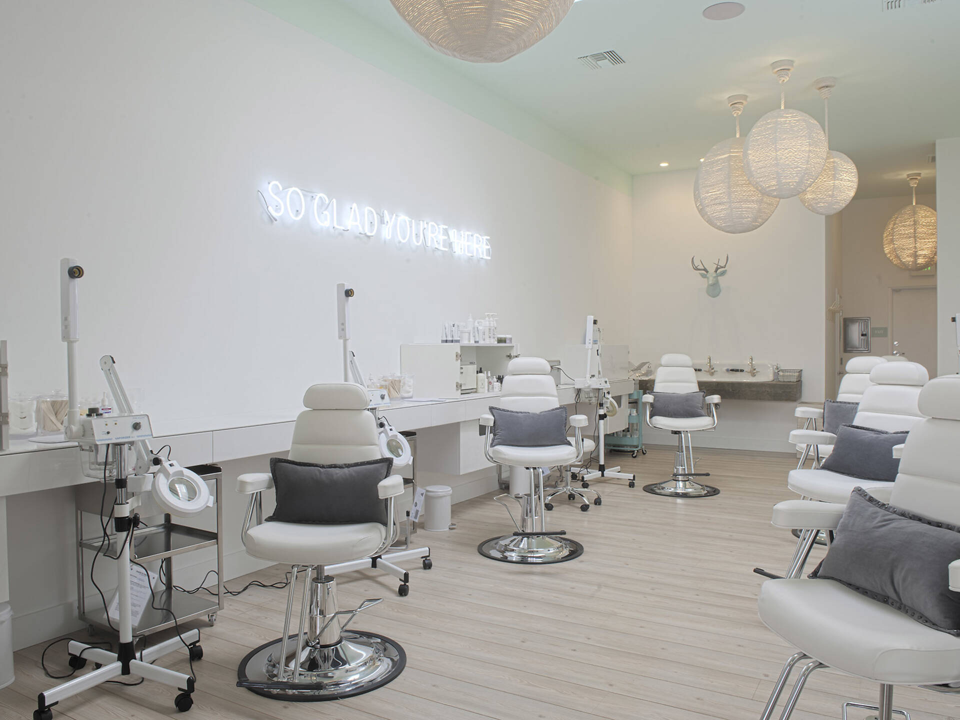 Beauty salons, makeup spots and more places to get party-ready in LA