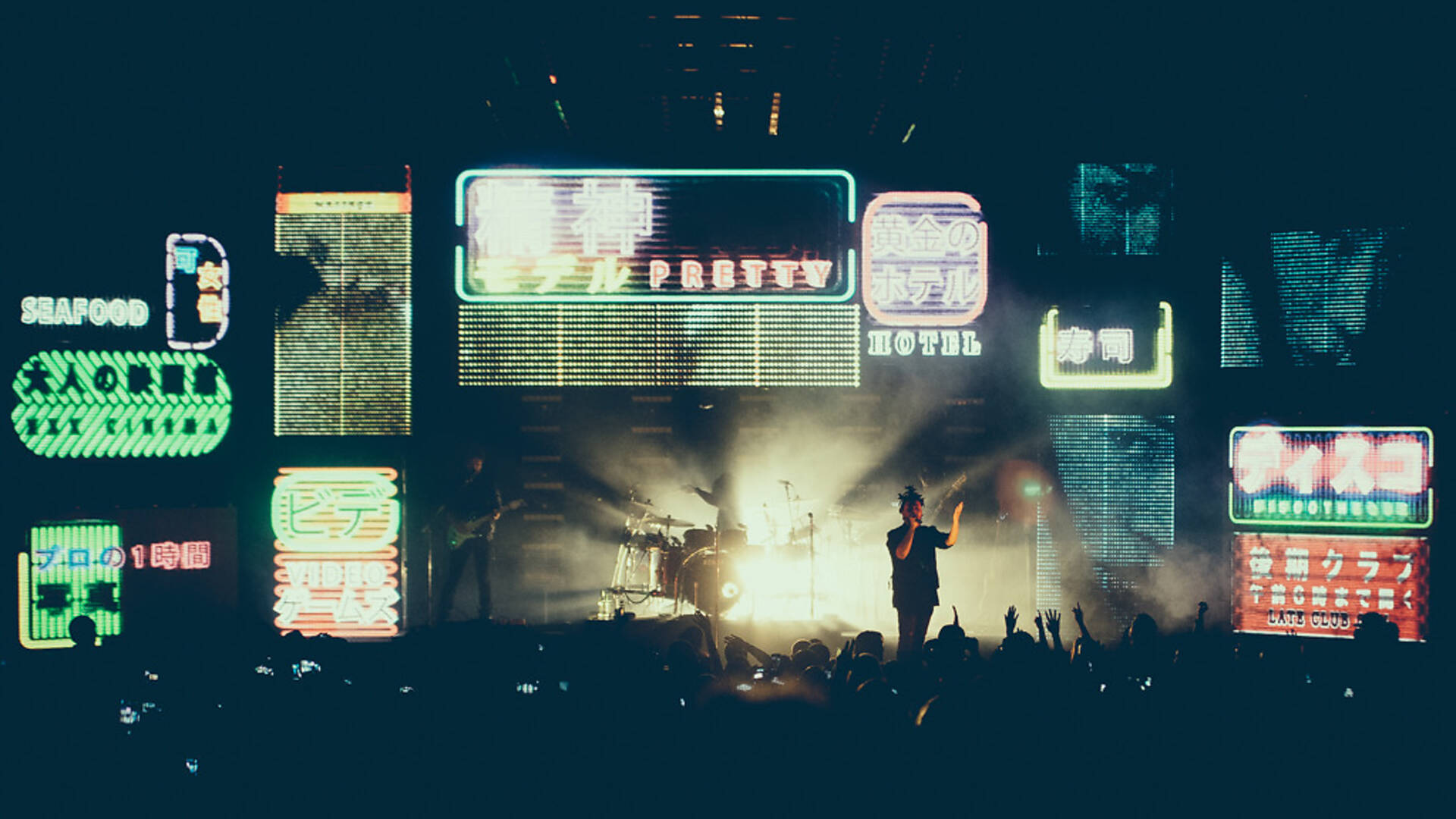 Best concert photos and crowd shots of 213