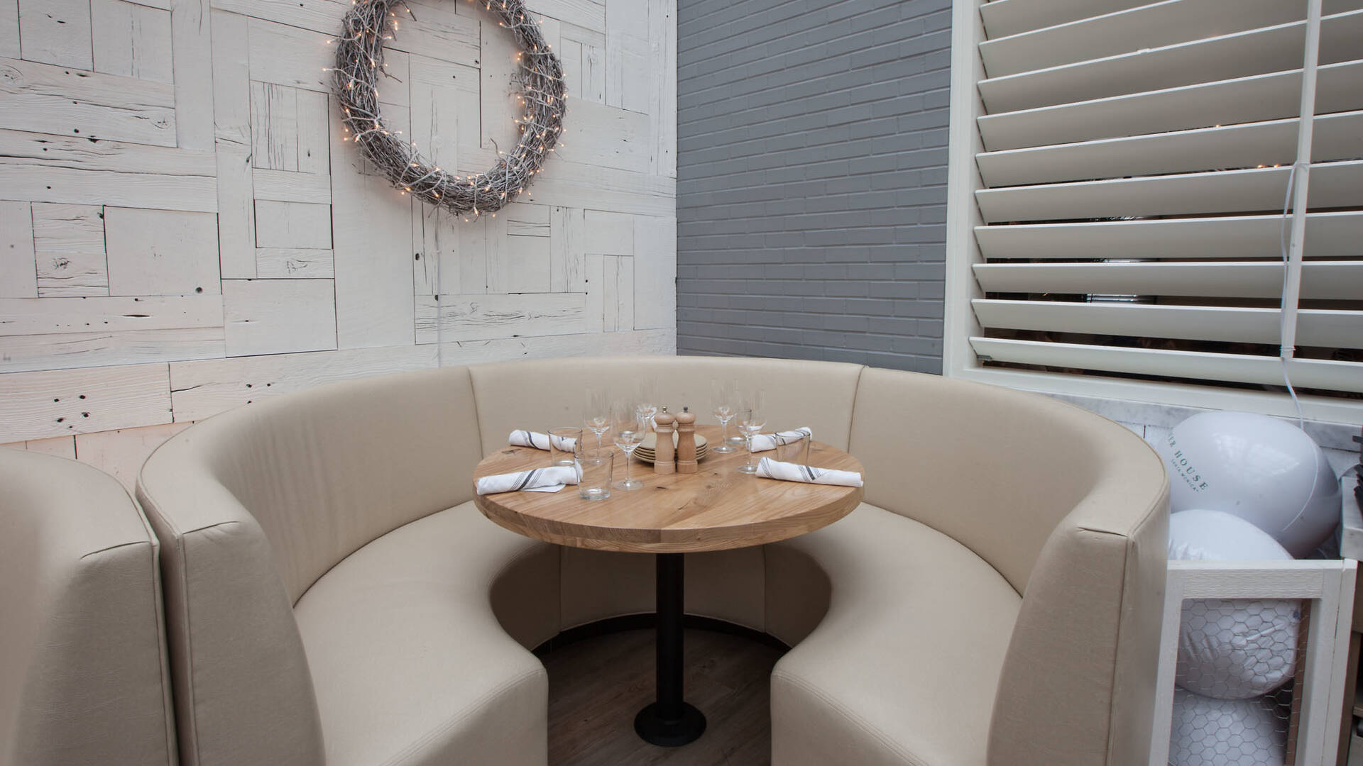 Summer House Santa Monica | Restaurants in Lincoln Park, Chicago