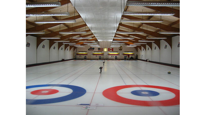 Discover the sport of curling